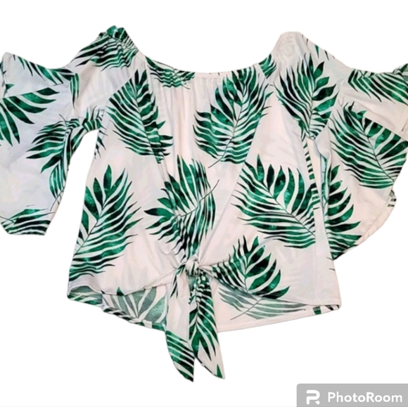 Vine & Love | Tops | 325 Vine Love Blouse Top White Green Tropical ...